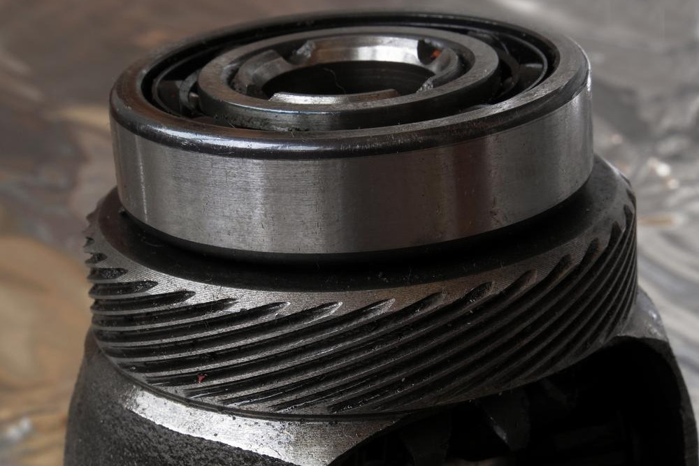 Symptoms of a Bad or Failing Differential Output Seal | YourMechanic Advice