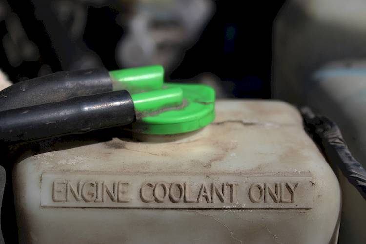 How Long Does a Coolant Recovery Reservoir Last? | YourMechanic Advice
